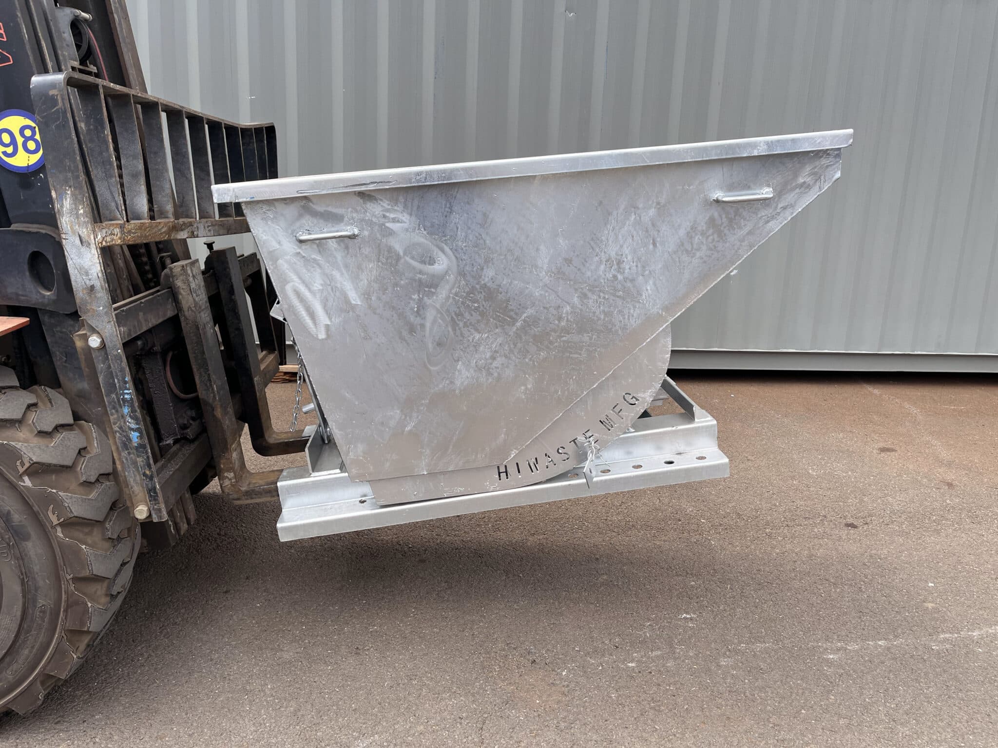 1-Yard Self Dumping Hopper For Sale In Hawaii - HIWASTE MFG